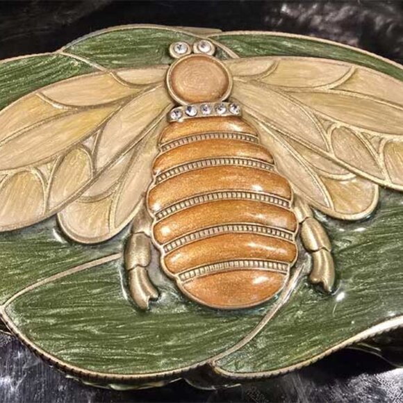 Accents | Vintage Enalmed Metal Bee Box 75 | Poshmark